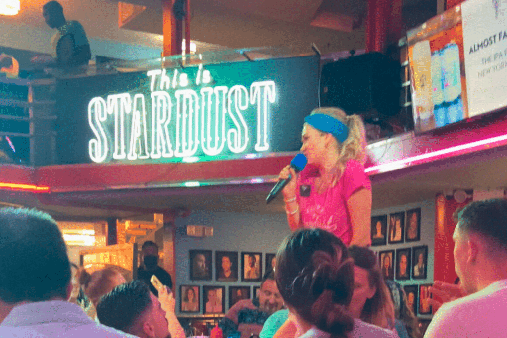 Ellen’s Stardust Diner, A Kid-friendly Restaurant In NYC. | GoWhee